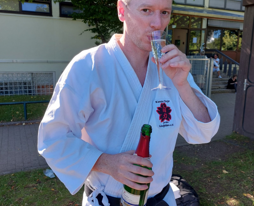Alexander Haupt – Prüfung zum 1. Dan - Karate Dojo Jiriki Gäufelden e. V.